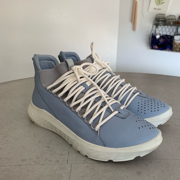 Ecco | Shoes | Ecco St Light Mid Cut Dusty Blue Concrete Sneakers Golf ...